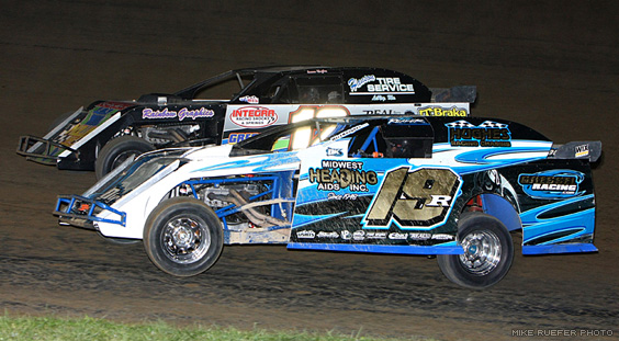 Dirt Modified racing’s elite converge for 12th Annual Featherlite Fall ...